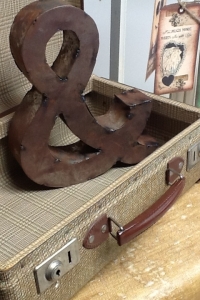 Small Detail – Props | Southern Charm Vintage Rentals